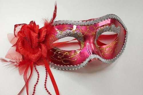 Новогодняя маска карнавальная красная роза перо