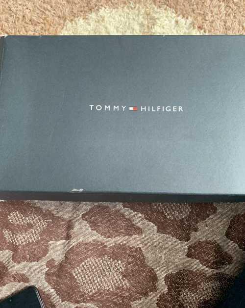 Продам кроссовки томмy hilfiger