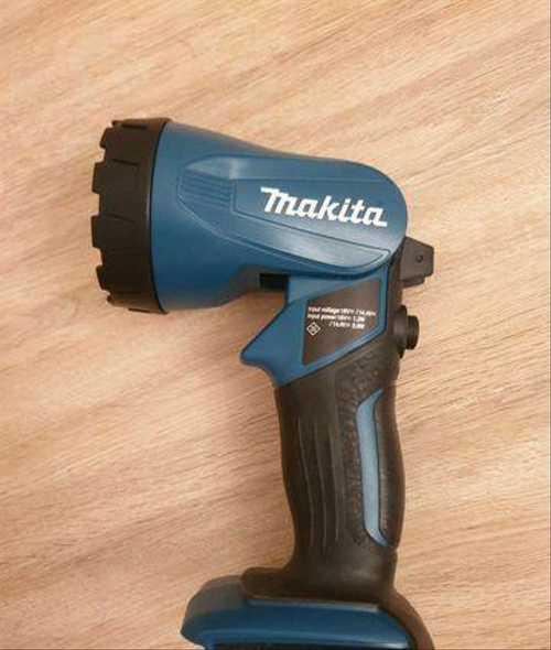 Аккумуляторный фонарь Makita