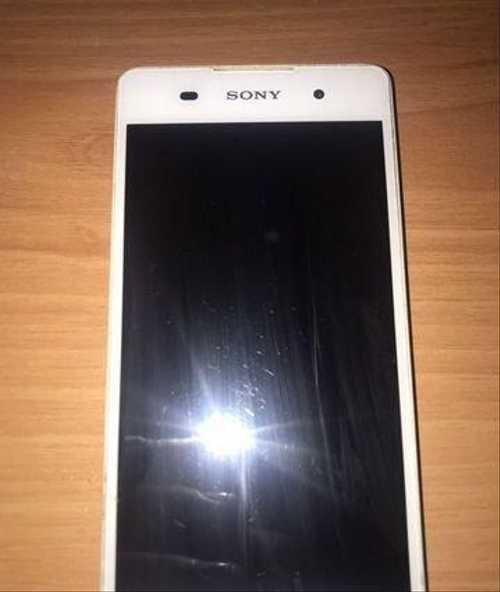 Телефон Sony E5