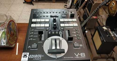 Roland V-8 Видеомикшер