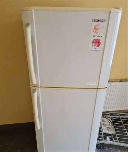 Холодильник Samsung 238 л No Frost 156 см
