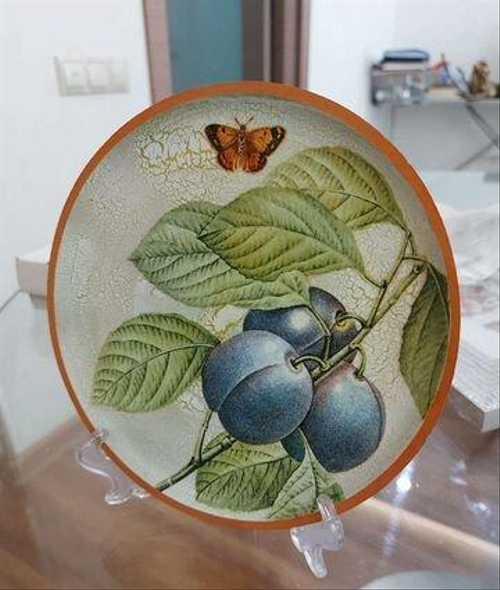 Тарелка декоративная бабочка сливы новая