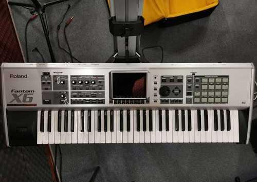 Roland Fantom X6