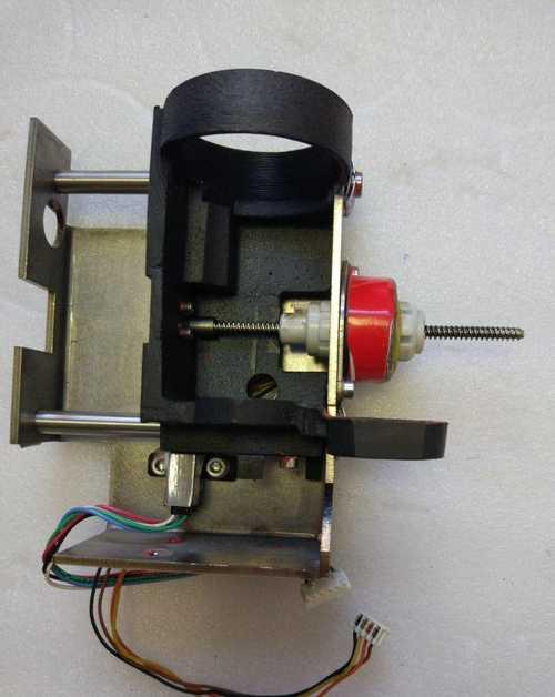 Шаговый двигатель с линейным приводом 5 В пост
