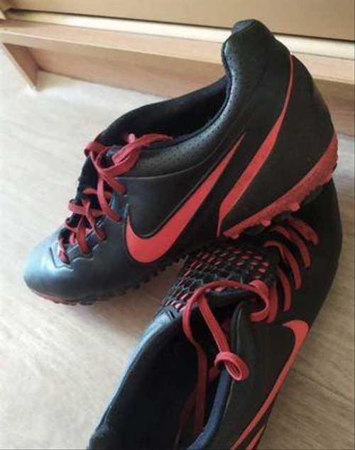 Бутсы/сороконожки Nike Bomba 43,5-44 размер