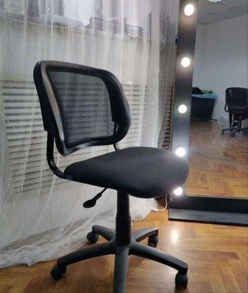 Компьютерное кресло стул мастера