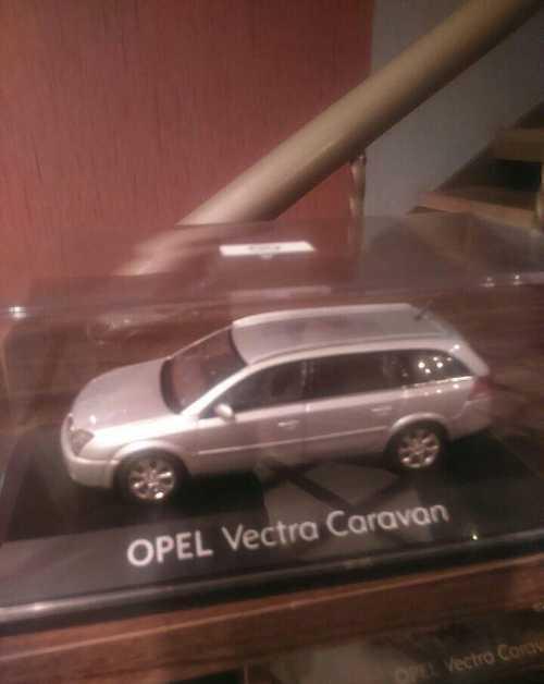 Модель автомобиля Opel 1:43