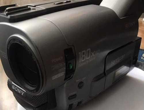 Видеокамера Sony CCD-TRV24E