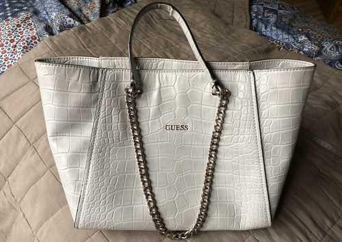 Очень вместительная сумка Guess