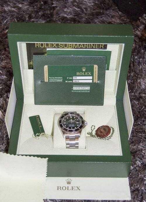 Rolex Submariner date 40mm 16610