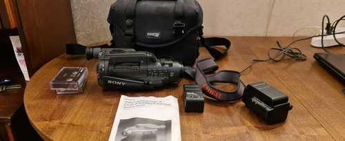 Видеокамера 8 Sony Handycam CCD-FX200E/FX270E