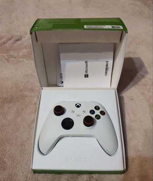 Xbox series robot white