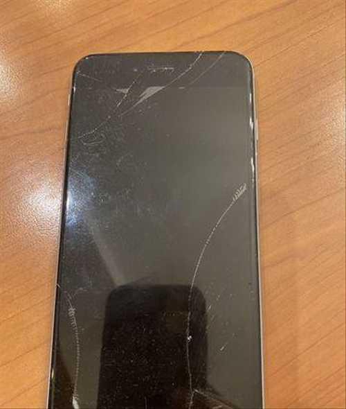 Телефон iPhone