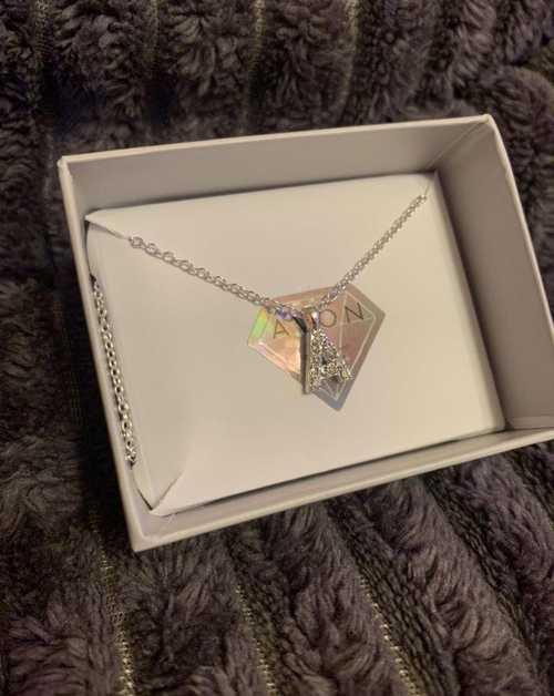 Колье и серьги в подарочной упаковке