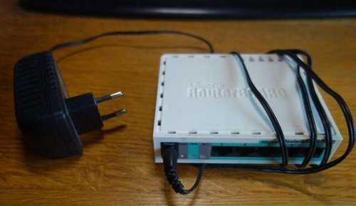 Роутер MikroTik RouterBoard RB750G