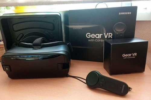 Очки виртуальной реальности Gear VR с контроллером
