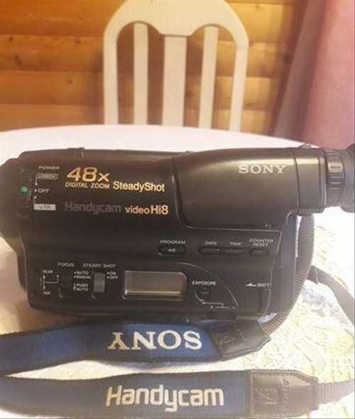 Видеокамера Sony Handycam Hi8 CCD-TR750E