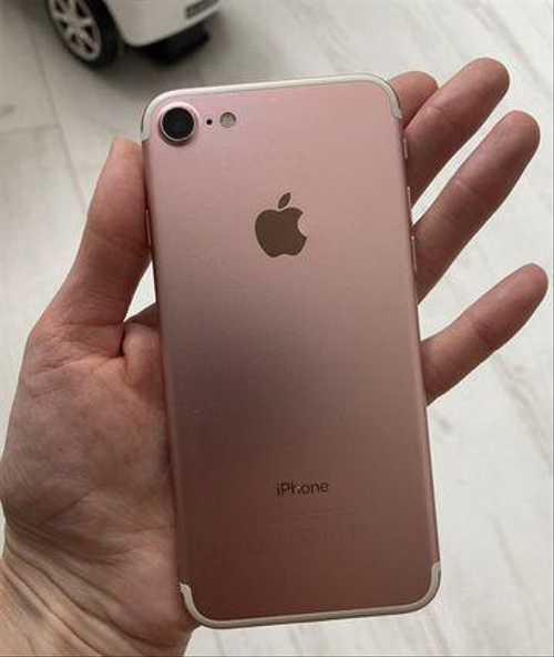 Телефон iPhone 7 128 rose gold