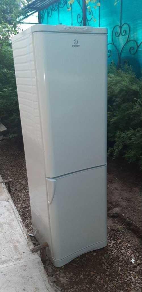 Холодильник Indesit c240