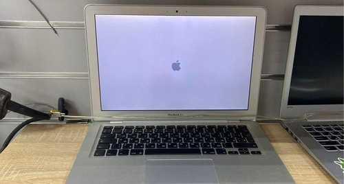 Во46 - Ноутбук MacBook air13 2009