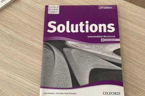 Solutions Intermediate Plus. Solutions Intermediate teacher's book.