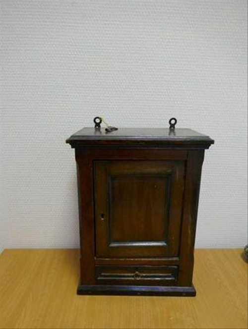 Антикварный аптечный шкафчик. Европа. 19 век