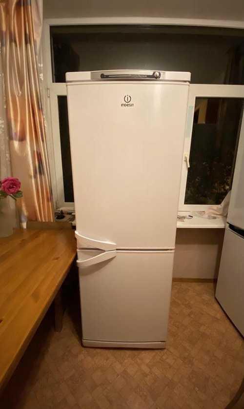 Холодильник Indesit