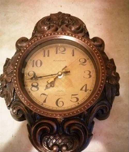 Часы настенные старинные советские Янтарь кварц