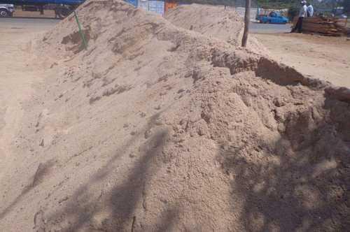 4 куба песка. Песок строительный. Песок карьерный. Песок на стройке. 30 Т песка.