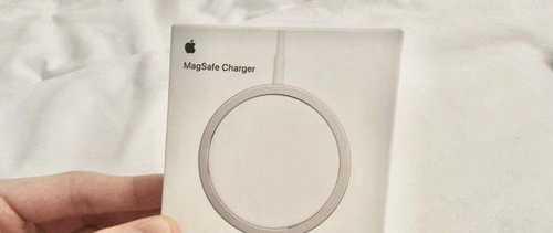 Беспроводная зарядка apple MagSafe