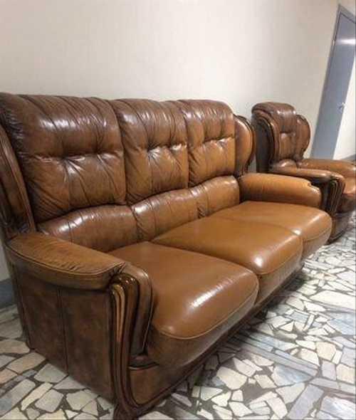 Кожаный диван и Кресло Италия