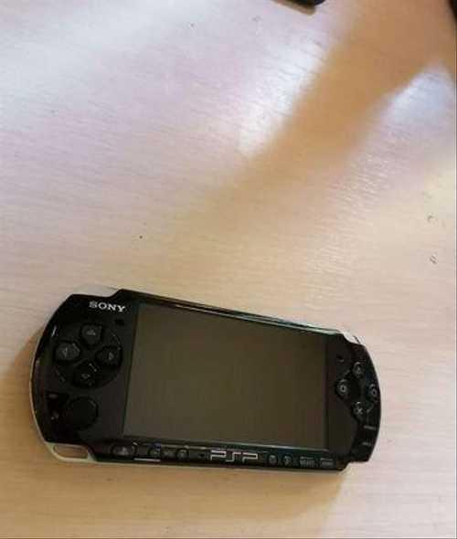 Psp поддержанная. PSP 3008. Прозрачный корпус PSP 3008. Пластиковый экран PSP 3008. PSP 3008 (Monster Hunter).