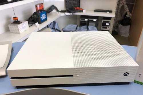 Microsoft Xbox One S 1000 гб