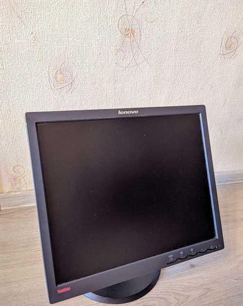 Монитор Lenovo 17"