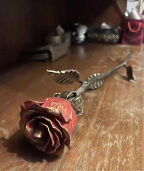 Кованная металлическая роза