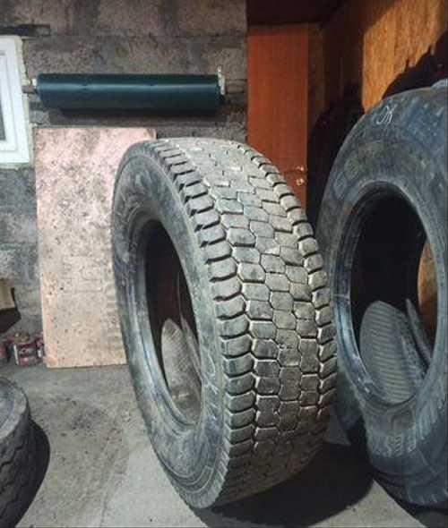 Bridgestone 275/70 R22.5, 1 шт