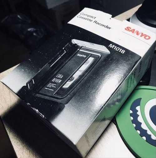 Японский кассетный диктофон Sanyo новый