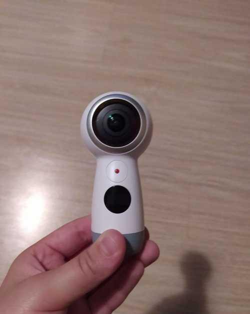 Камера Samsung Gear 360