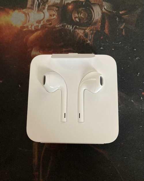 Наушники earpods lightning (новые из комплекта se