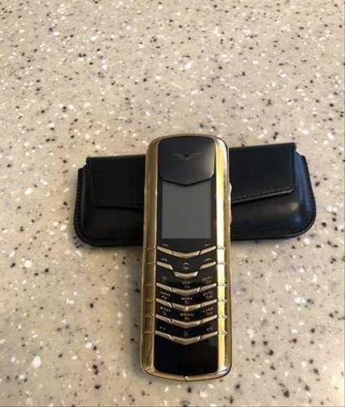 Телефон Vertu Signature 18-каратное золото