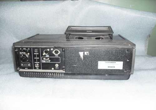 Видеомагнитофон Telefunken VCR-400