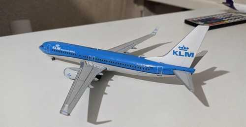 Модель самолёта Boeing 737 KLM 1:200