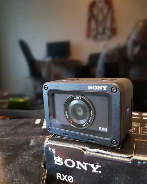 Камера Sony DSC-RX0