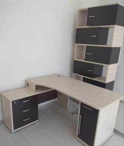 Офисная мебель стол и стеллаж «Домино»