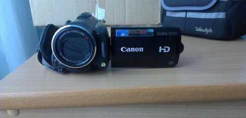Видеокамера Canon legria HF200