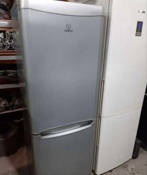 Холодильник Индезит серый