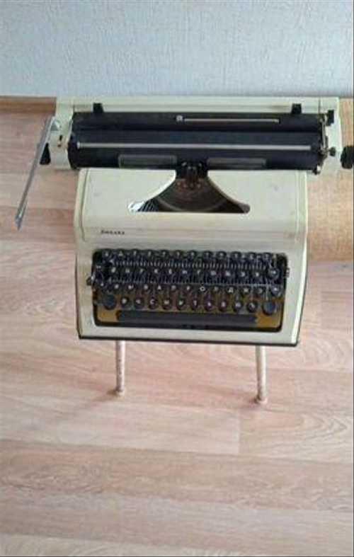 Пишущая машинка любава СССР
