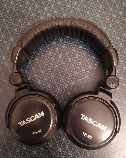 Наушники Tascam TH-02