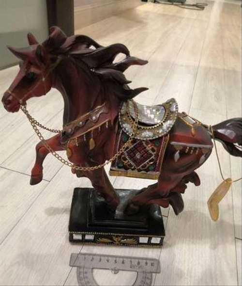 Фигурка статуэтка лошадь